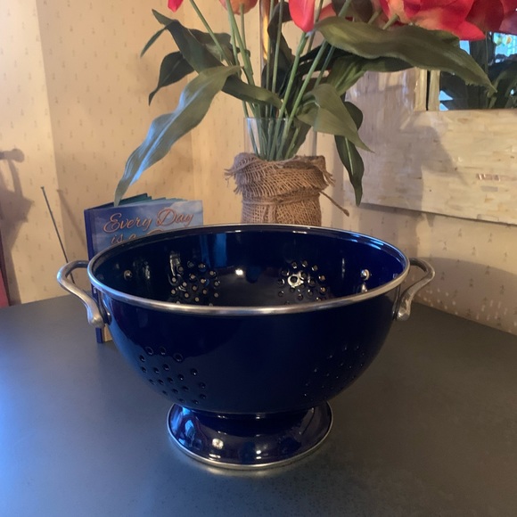 Kitchen | Large Cobalt Blue Enamelware 1 Inch Collander Footed Base 6 ...